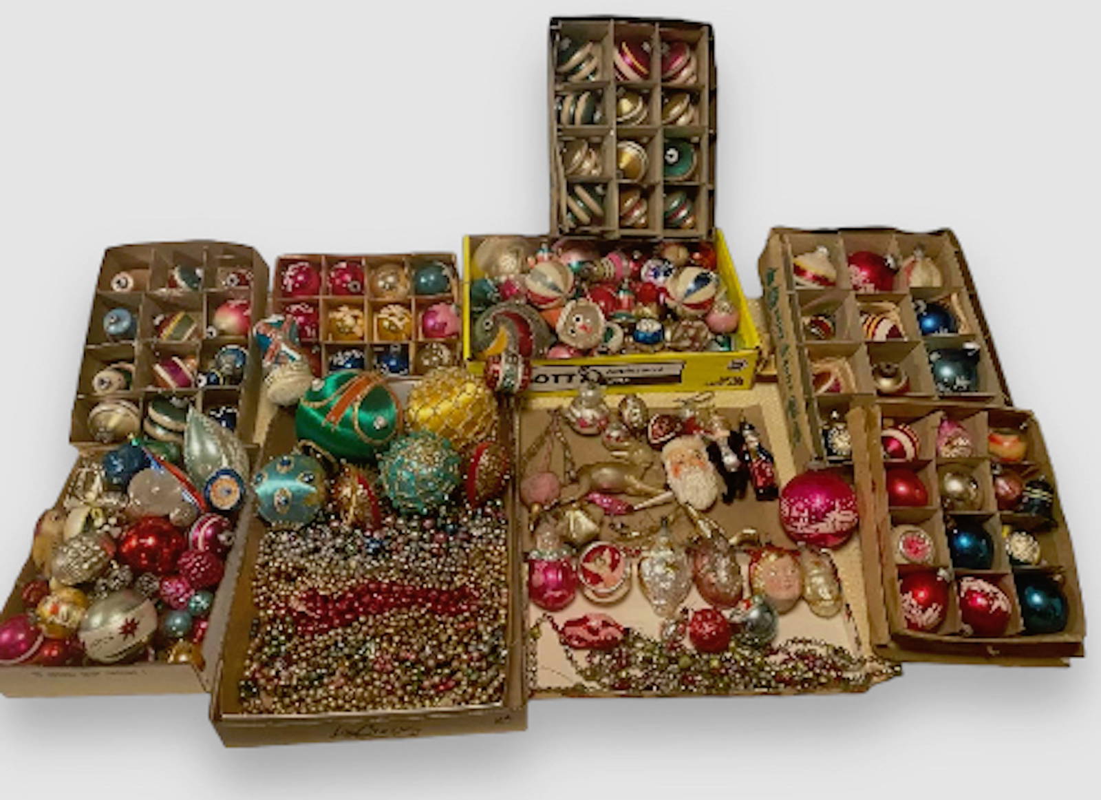 Antique & Vintage Collection Of Christmas Ornaments (75+) Auction
