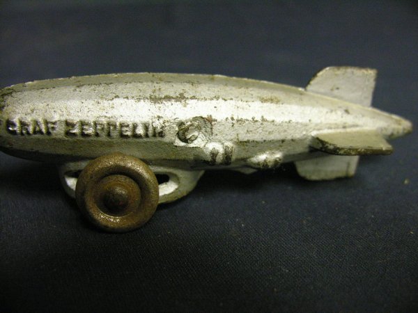 827: VINTAGE CAST IRON GRAF ZEPPELIN TOY