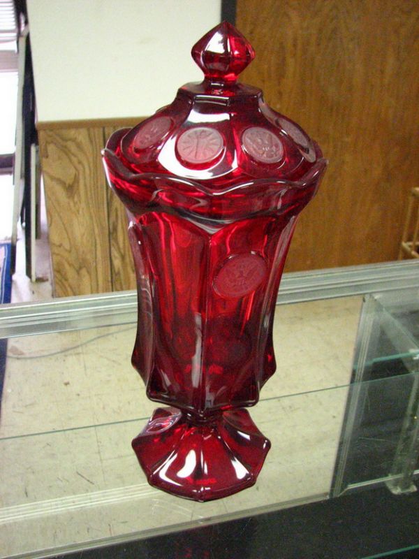 8026: FOSTORIA RED COIN GLASS COVERED URN - Dec 30, 2007 | Livingston's ...