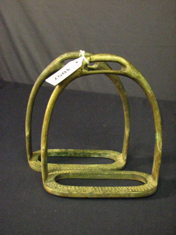1057: MILITARY CAVALRY STIRRUPS