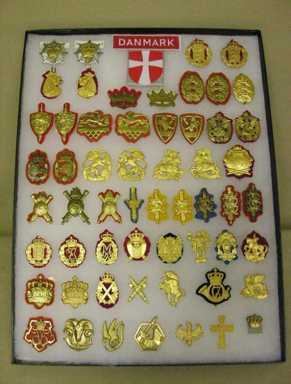 DENMARK MILITARY COLLAR BADGES - May 21, 2006 | Livingston's Auction in OK