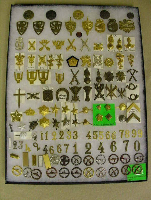 208: DENMARK DANISH MILITARY INSIGNIAS BADGES