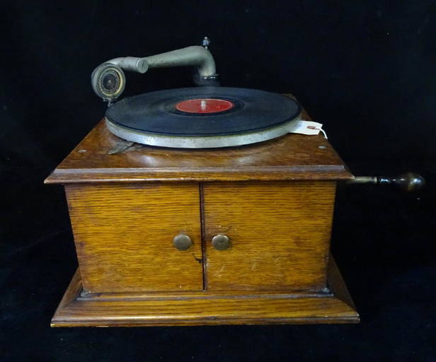 Rca Victor Table Top Phonograph #21963e 8"h 14"w 12"d