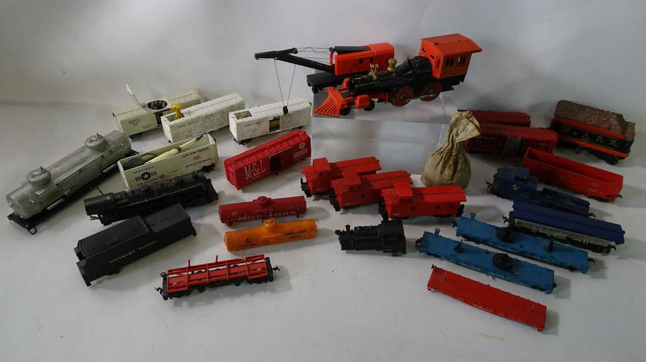 EXTENSIVE LOT OF LIONEL MODEL TRAINS, PARTS, TRACKS W BOXES AND HO ...