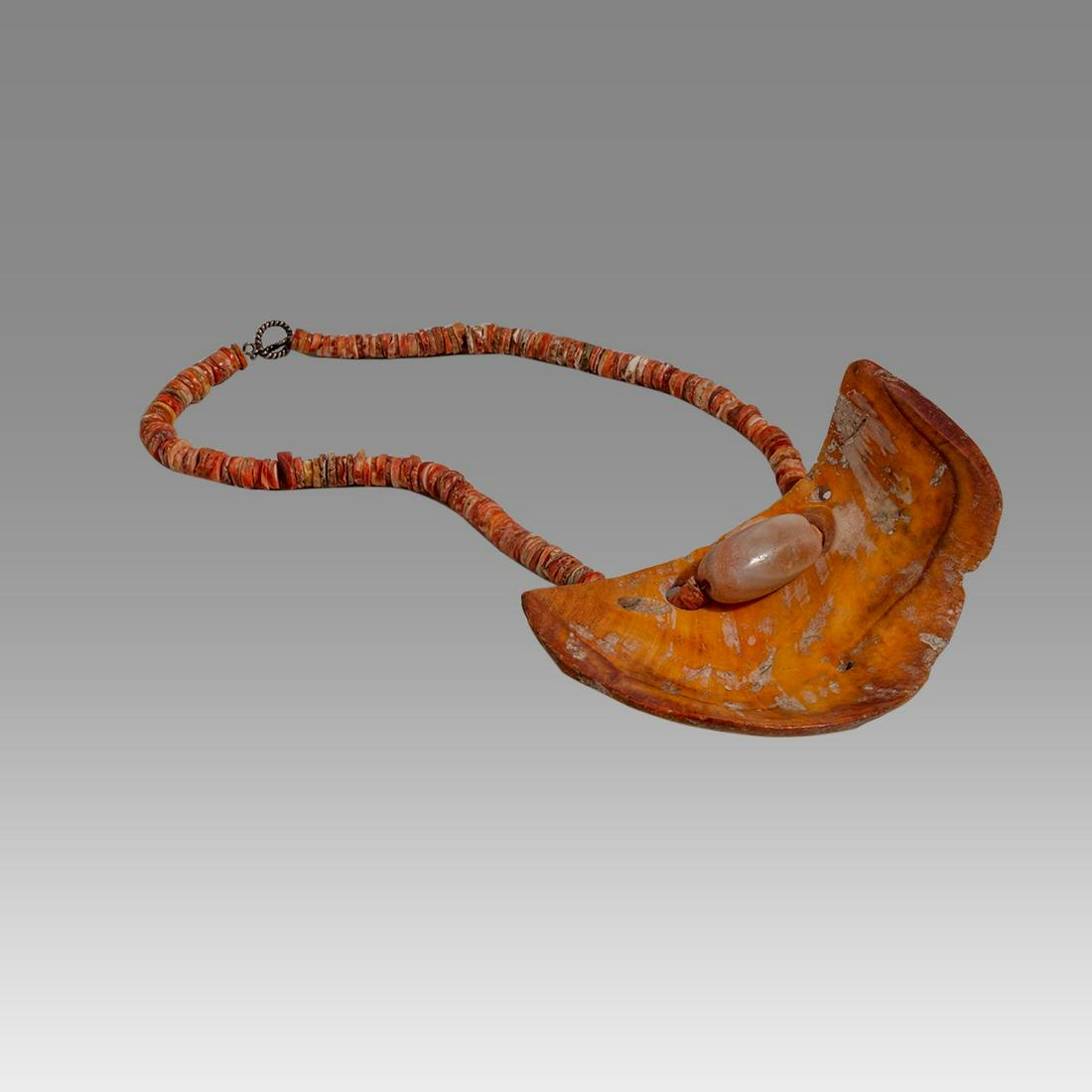 Pre Columbian Valdivia Spondylus Shell Offering | Barnebys