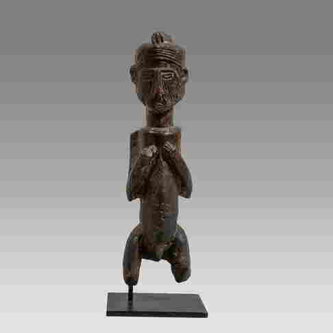 African, Pende? Juku? Drc Congo. Male Figure, Wearing Headdress. Auction
