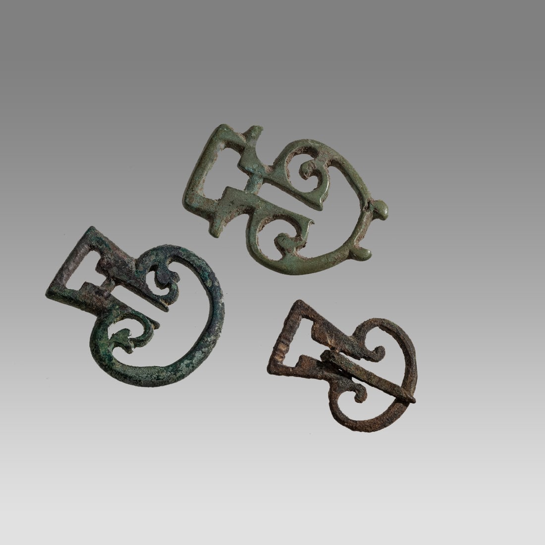 Lot Of 3 Ancient Roman Bronze Belt Buckles C.2nd Century Ad. Auction