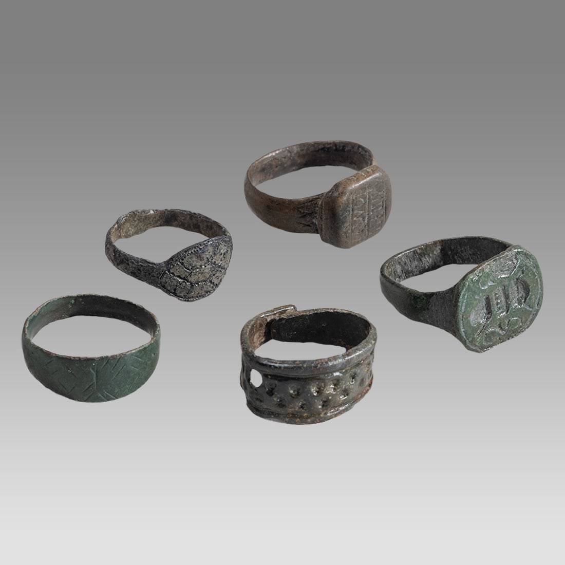 Lot Of 5 Ancient Roman Bronze Rings C.2nd-4th Century Ad. Auction