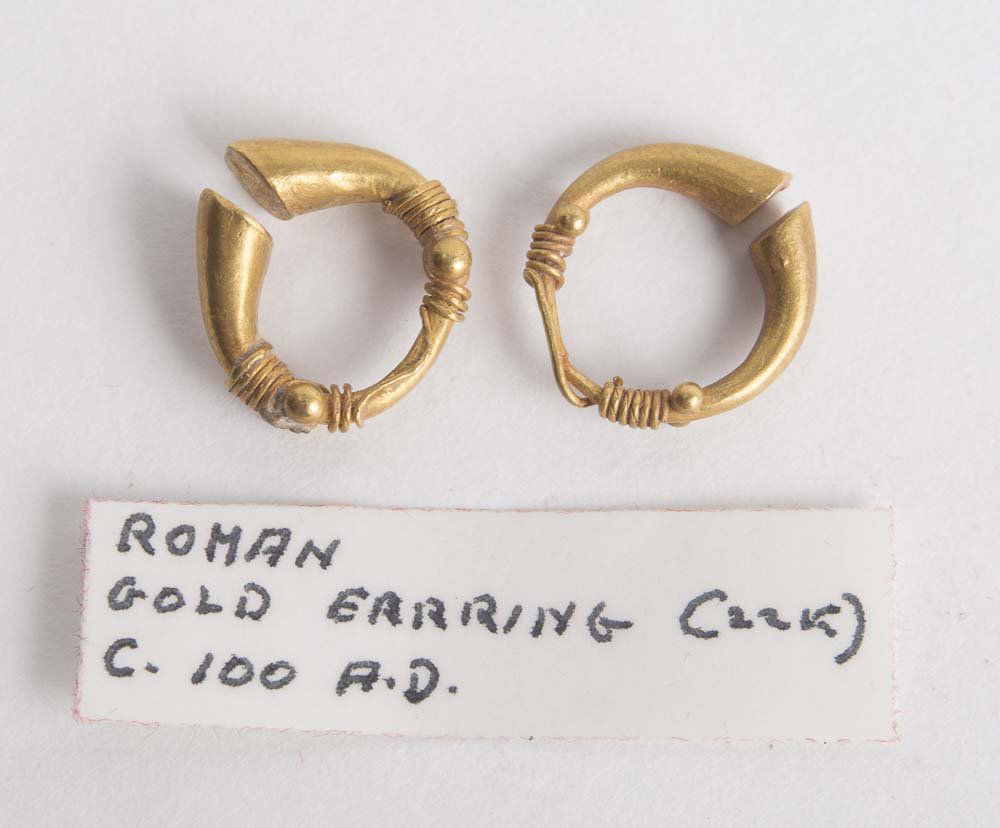 A Pair Of Ancient Roman Gold Earrings C.1st Century Ad