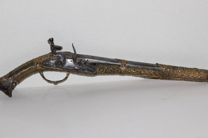 16th Century Gun Pistol