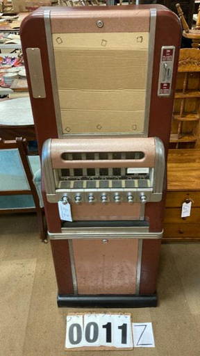 Coin Operated 1930s-1940s Cigarette Vending Machine (#0011Z) on Apr 16 ...