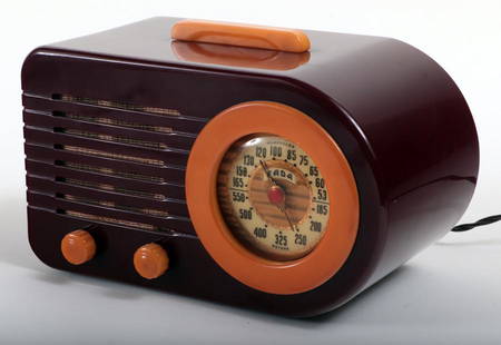 Fada Mode 1000 "bullet" Bakelite Catalin Tube Radio