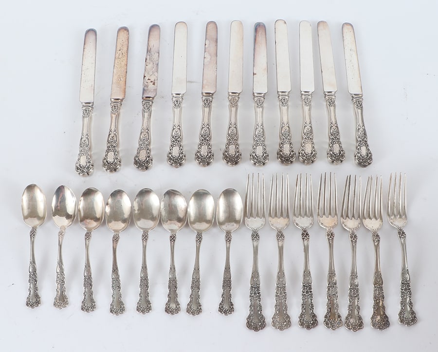 26 Pieces Gorham "buttercup" Sterling Silver Flatware Auction