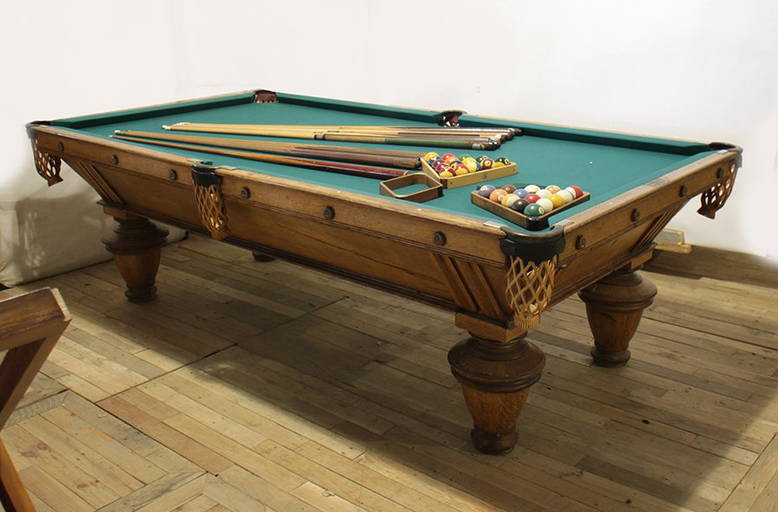 Antique Oak Victor Billiards Table Pro 8 C.1890