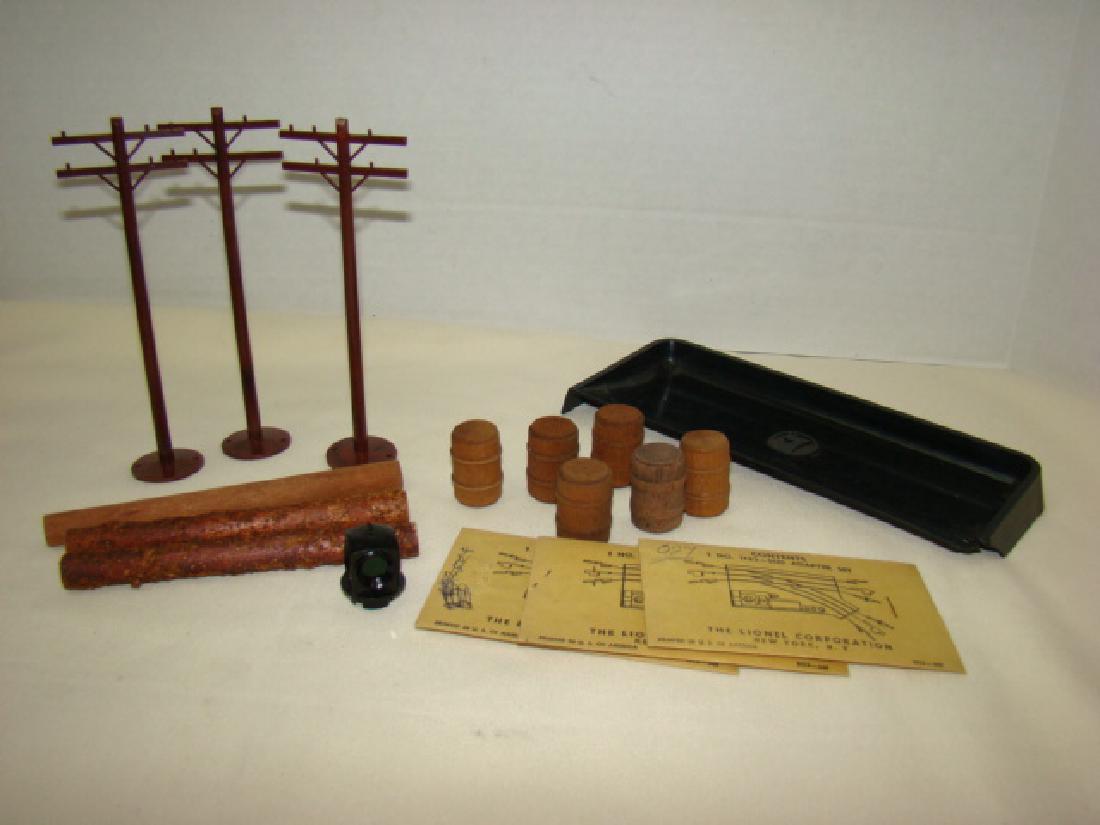 Lionel Accessories Barrels Loading Tray And More