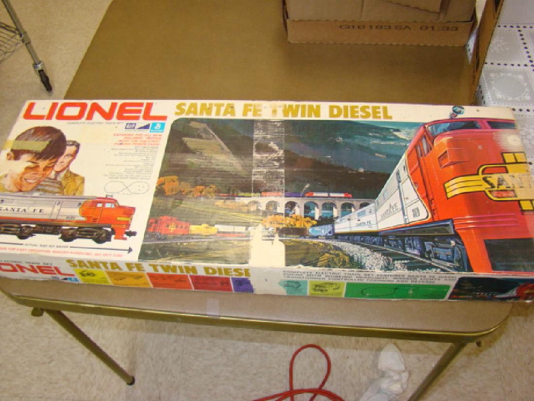 LIONEL SANTA FE TWIN DIESEL TRAIN SET IN ORIGINAL