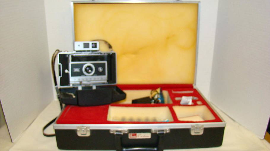 Vintage Polaroid Automatic 250 Land Camera With Or