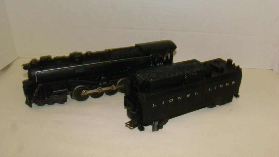 LIONEL 681 STEAM LOCOMOTIVE WITH TENDER