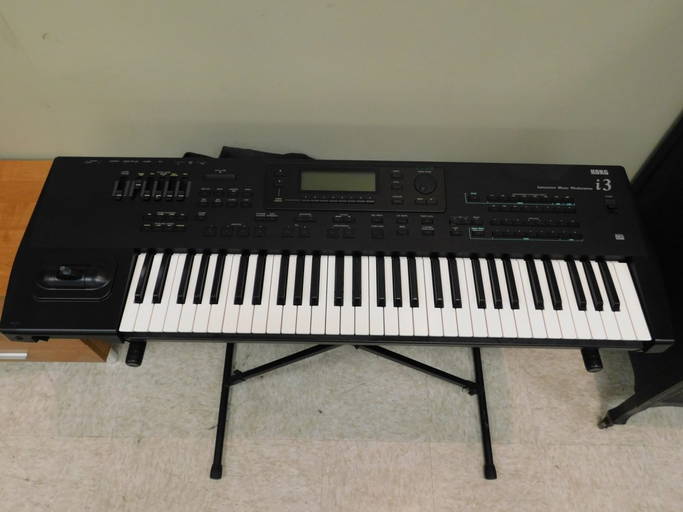Korg I3 Keyboard Stand & Case