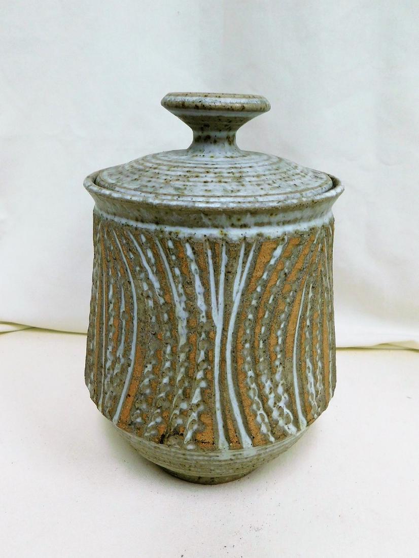 MID CENTURY WILLETT STUDIO POTTERY - SIGNED