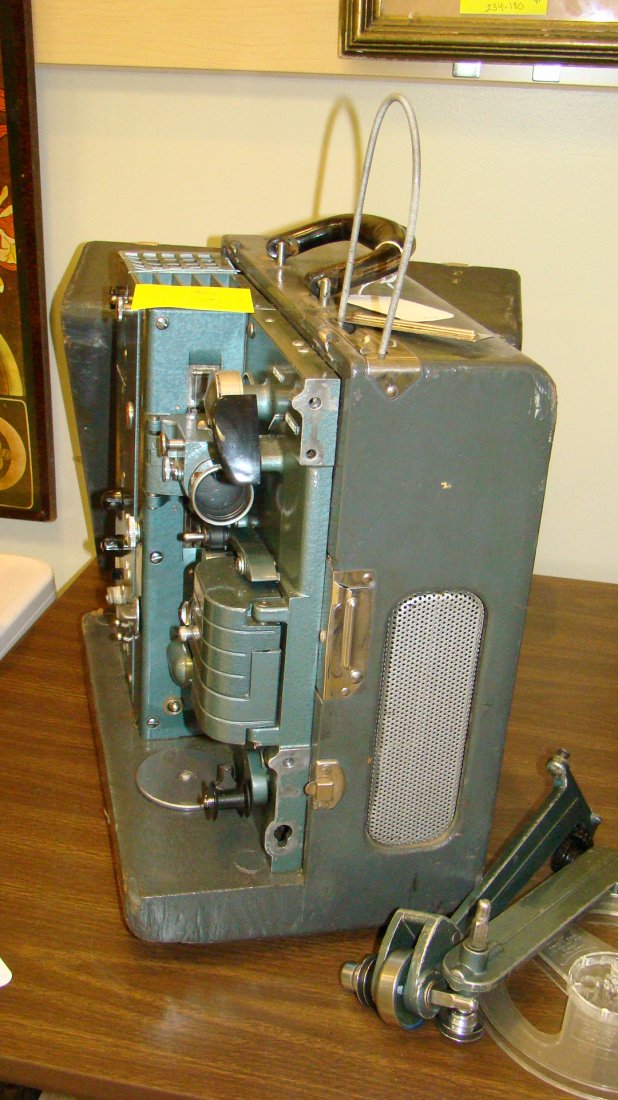 RCA MODEL 400 16mm FILM PROJECTOR