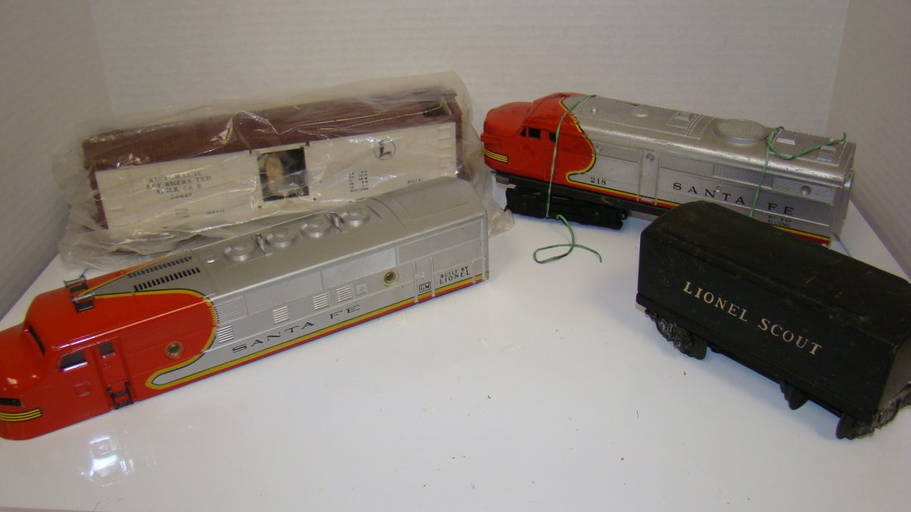 4 VINTAGE LIONEL TRAINS-NEEDS REPAIRS - Jul 30, 2016 | Lemar Auctions ...