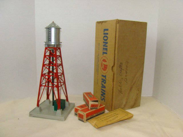 Lionel Train Water Tower & 3 Lamp Posts Nib