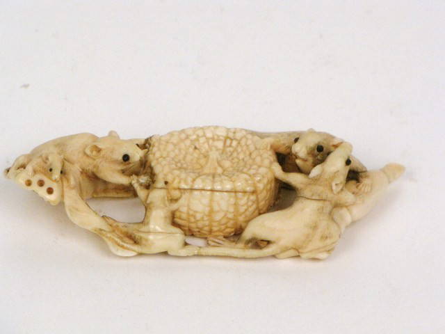 4 1/2" Japanese Ivory Carving Rats & Mice