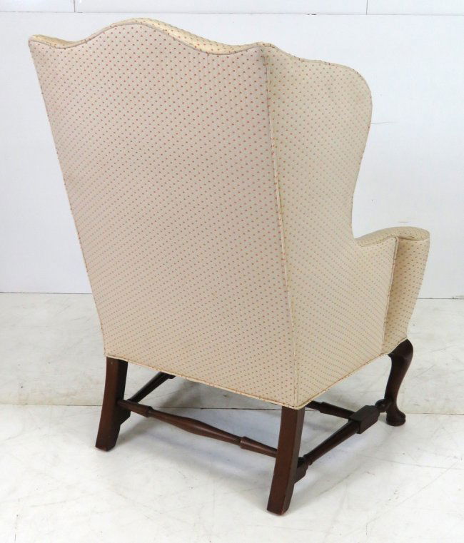 KITTINGER COLONIAL WILLIAMSBURG WING CHAIR : Lot 164