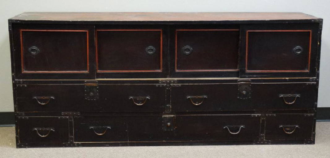 Large Japanese Lacquered Futon Tansu