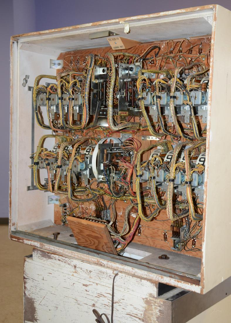 William 4 player Big Chief pinball machine - Dec 19, 2017 | William ...