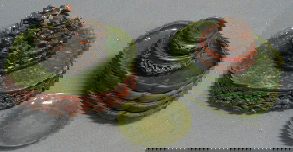 325: 4+2 odd double green jade shallow dishes