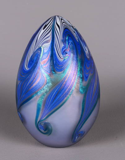 Vandermark Style Art Glass Egg Paperweight