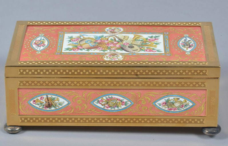 Enameled Halcyon Days Music Box
