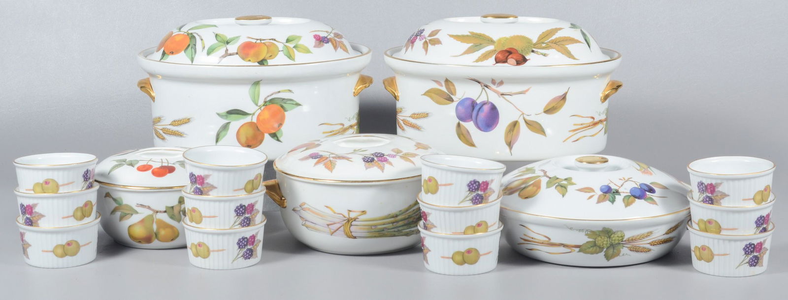 Royal Worcester 'Evesham' Dinnerware - Apr 05, 2022 | William Bunch ...