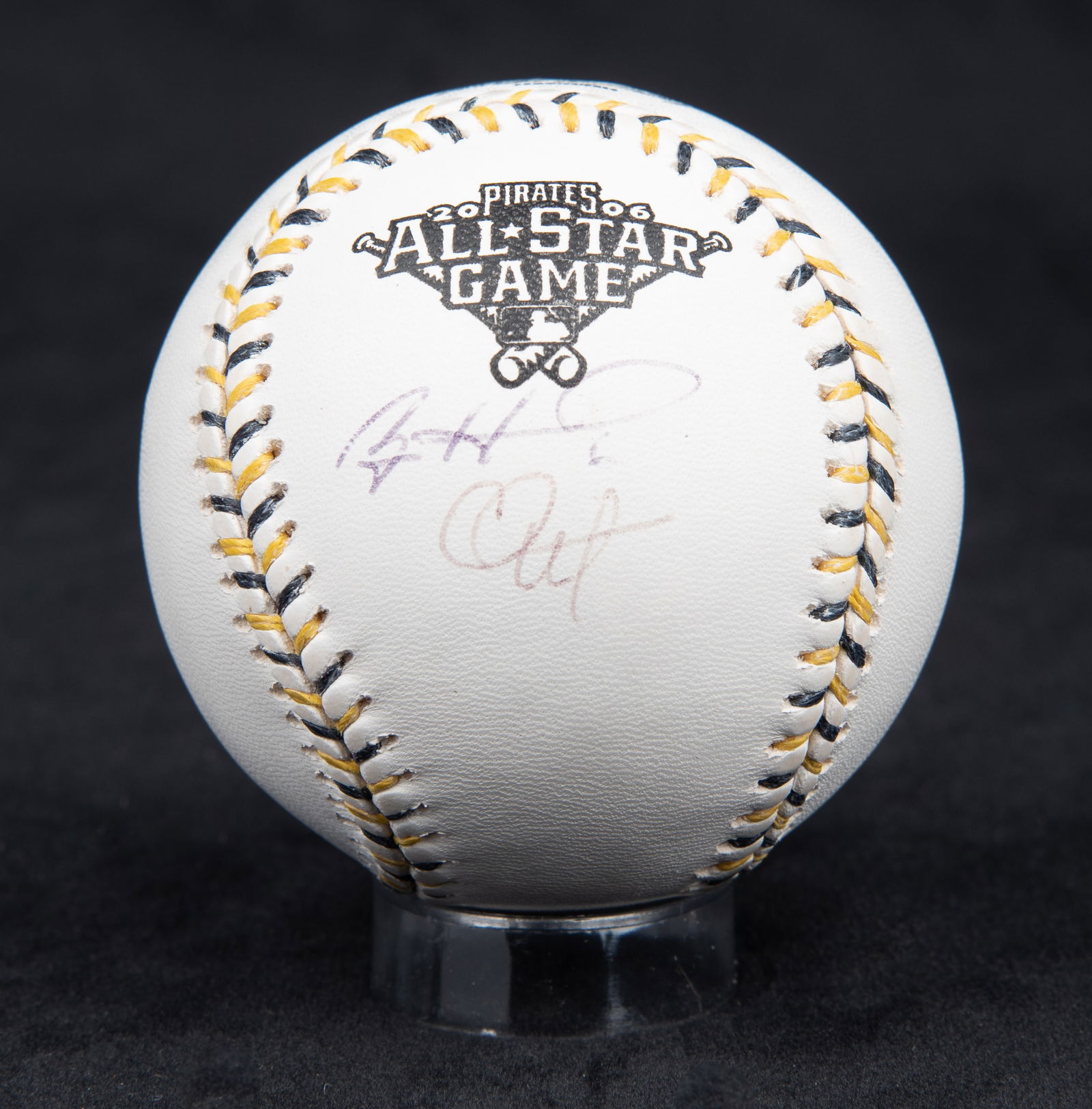 Utley/howard Signed As Baseball