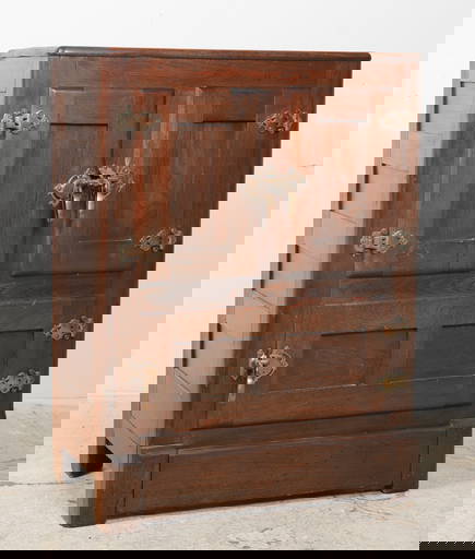 Oak 3 Door Ice Box With Galvanized Interior