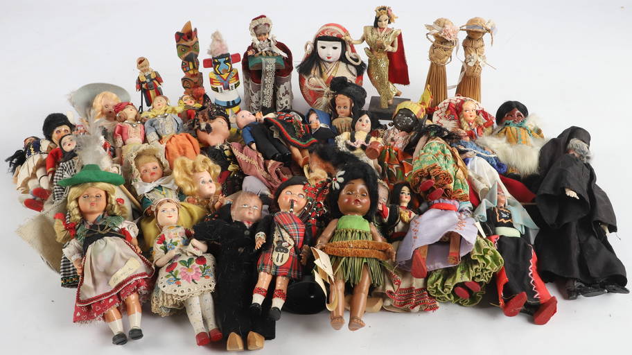 (40+) International Tourist Dolls