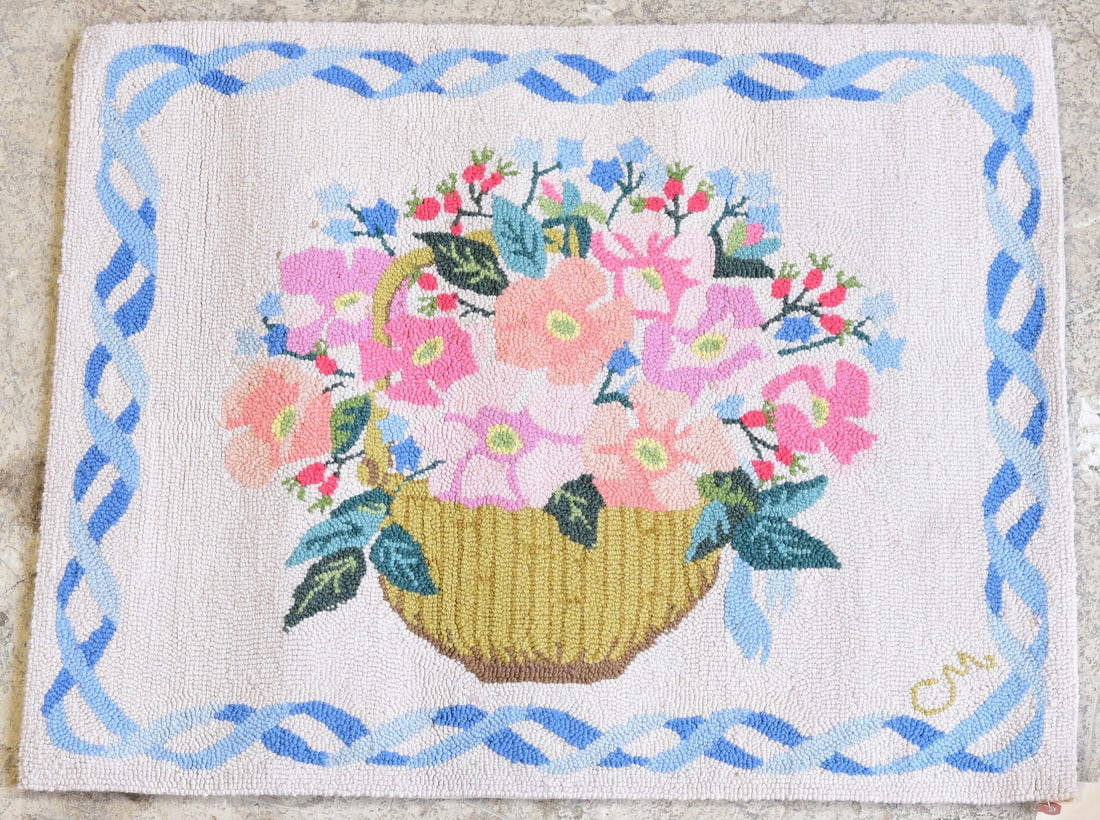 2'1" X 2'7" Claire Murray "nantucket Basket" Hooked Rug Auction