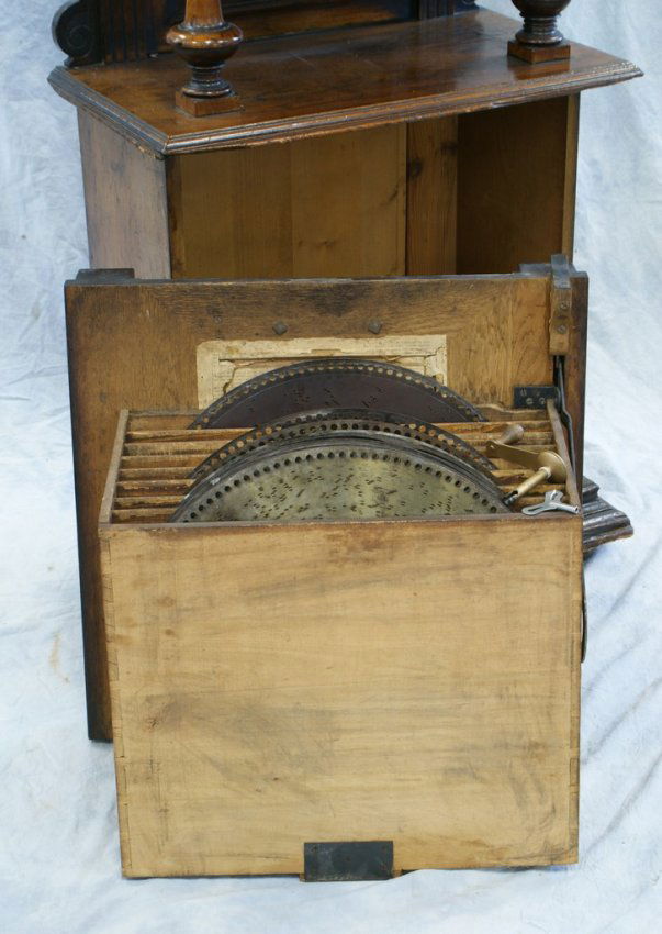 Walnut Polyphon 2 pc upright 19 5/8" disc music box : Lot 5515B