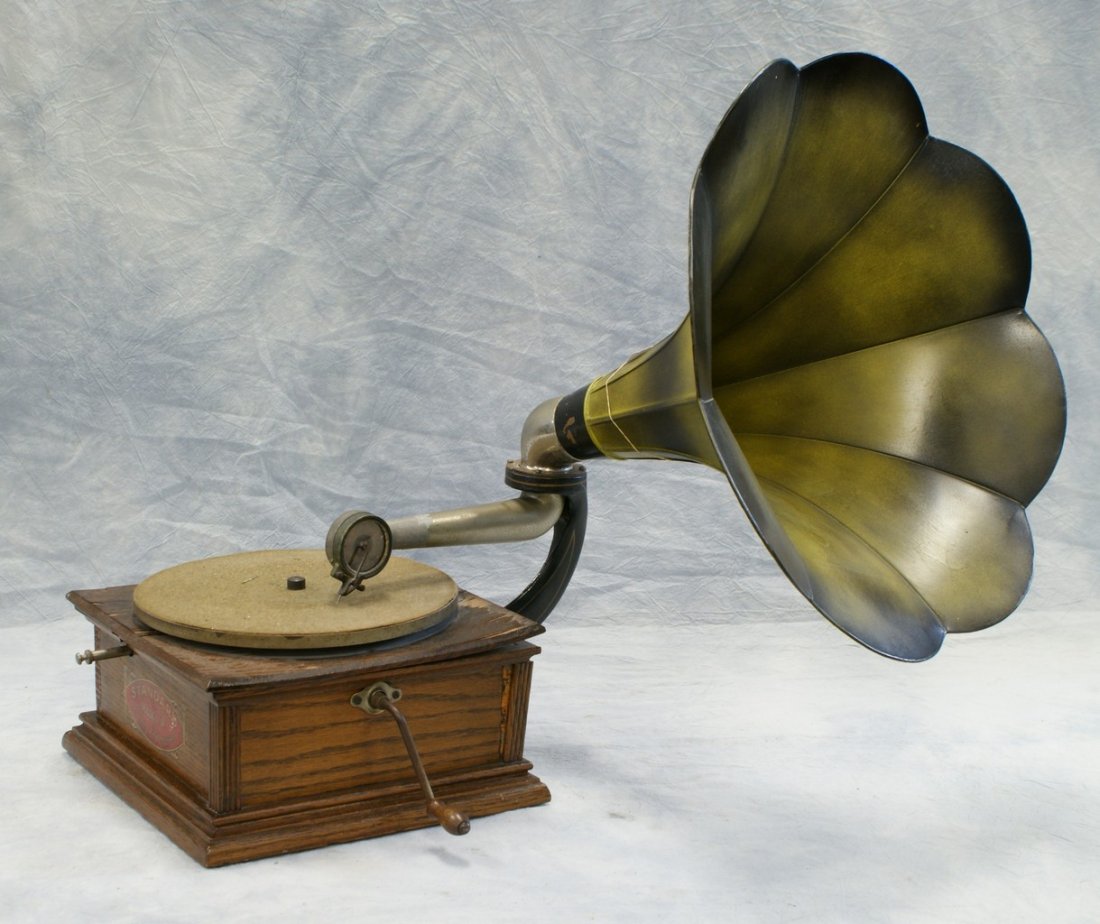 Standard Talking Machine Co Model A Disc Phonograph Wit