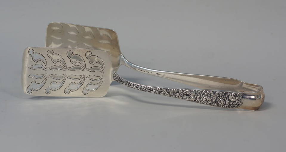 S Kirk & Sons Repousse Tomato Server, 9" L, 5.89 To