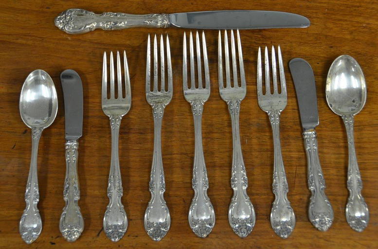 (31) Pieces Gorham "melrose"sterling Silver Flatware Co
