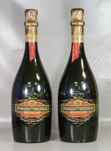 Pair Of Store Display Domaine Ste Michelle Cuvée Brut