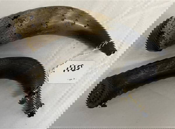 2 Good Early Powder Horns Auction