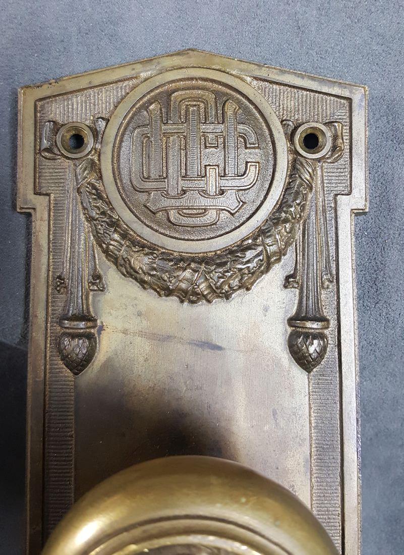 Crow Wing County Knob and Door Plate - Jan 02, 2019 | LooLoo Design in Rhode Island