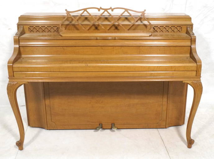 STEINWAY Walnut Spinet Piano. Carved French style - Apr 11, 2017 ...