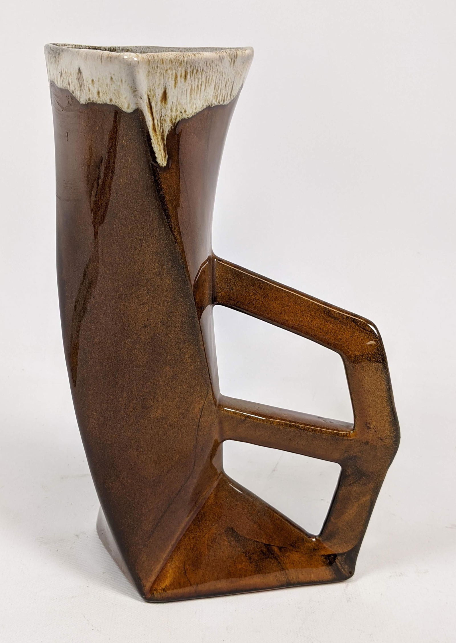 ANNA VAN BRIGGLE Modernist Glazed Pottery Vase. Twisted - Feb 05, 2020 ...