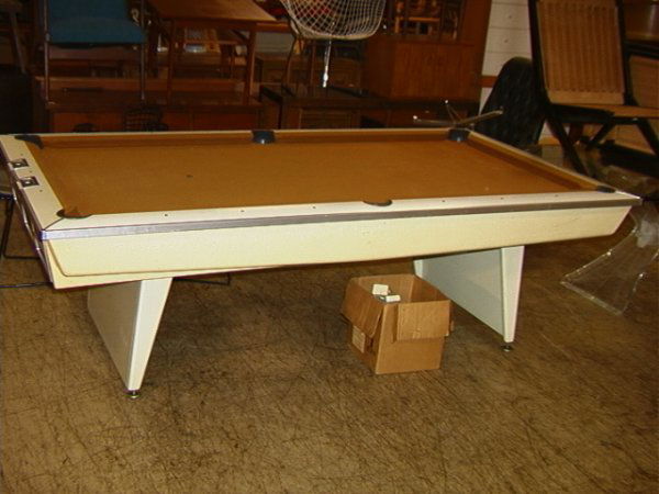 675: Vintage Brunswick Celebrity Pool Table. 1960s