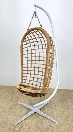 Vintage Hanging Rattan Wicker Chair With Metal Frame Su